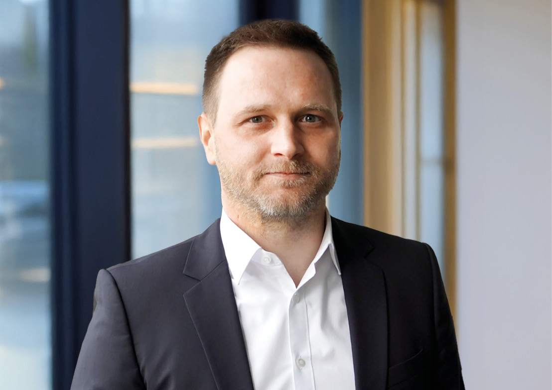 DATA MODUL management team & values